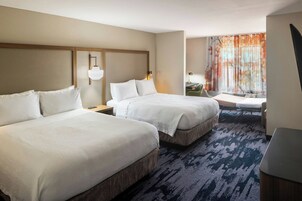 Suite, 2 camas queen-size | Roupa de alta qualidade, secretária 