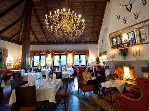 Jantares servidos, cozinha local 