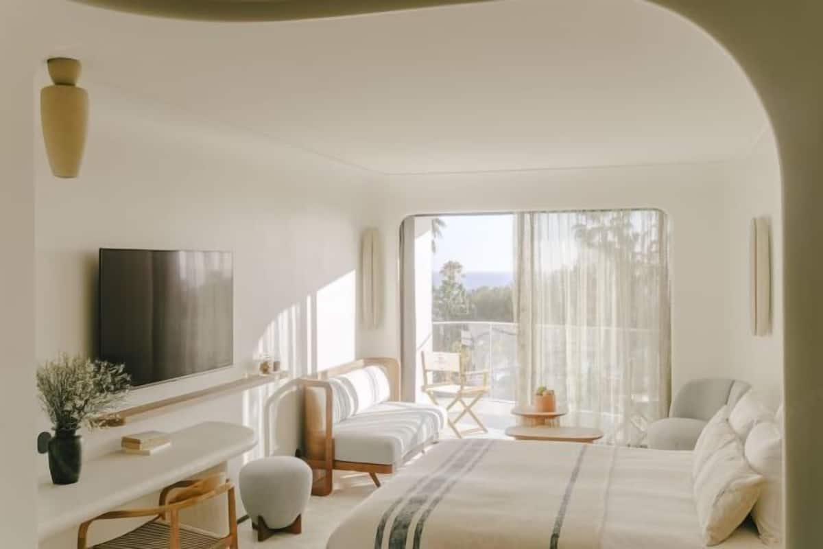 Frigobar, cofres nos quartos, quartos à prova de som, Wi-Fi de cortesia