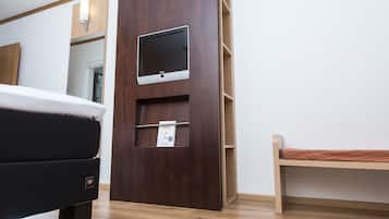 Secretária, cortinas/cortinados opacos, quartos insonorizados