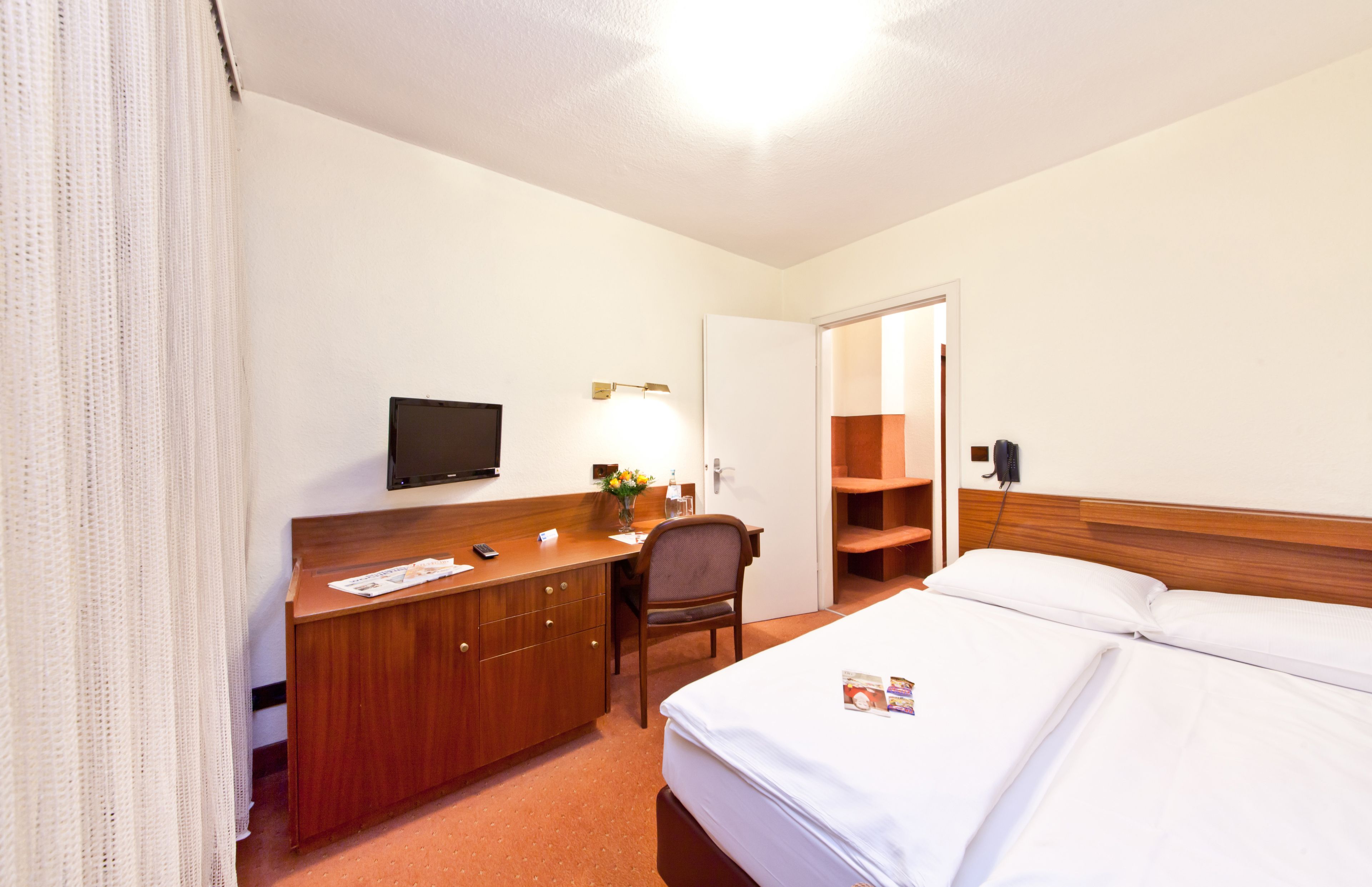 Hotel Rieker Stuttgart Hauptbahnhof in Stuttgart: Find Hotel Reviews ...