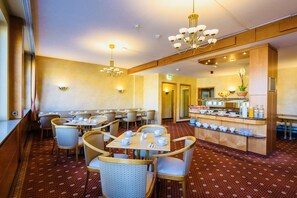 Hotel Rieker Stuttgart Hauptbahnhof in Stuttgart: Find Hotel Reviews ...