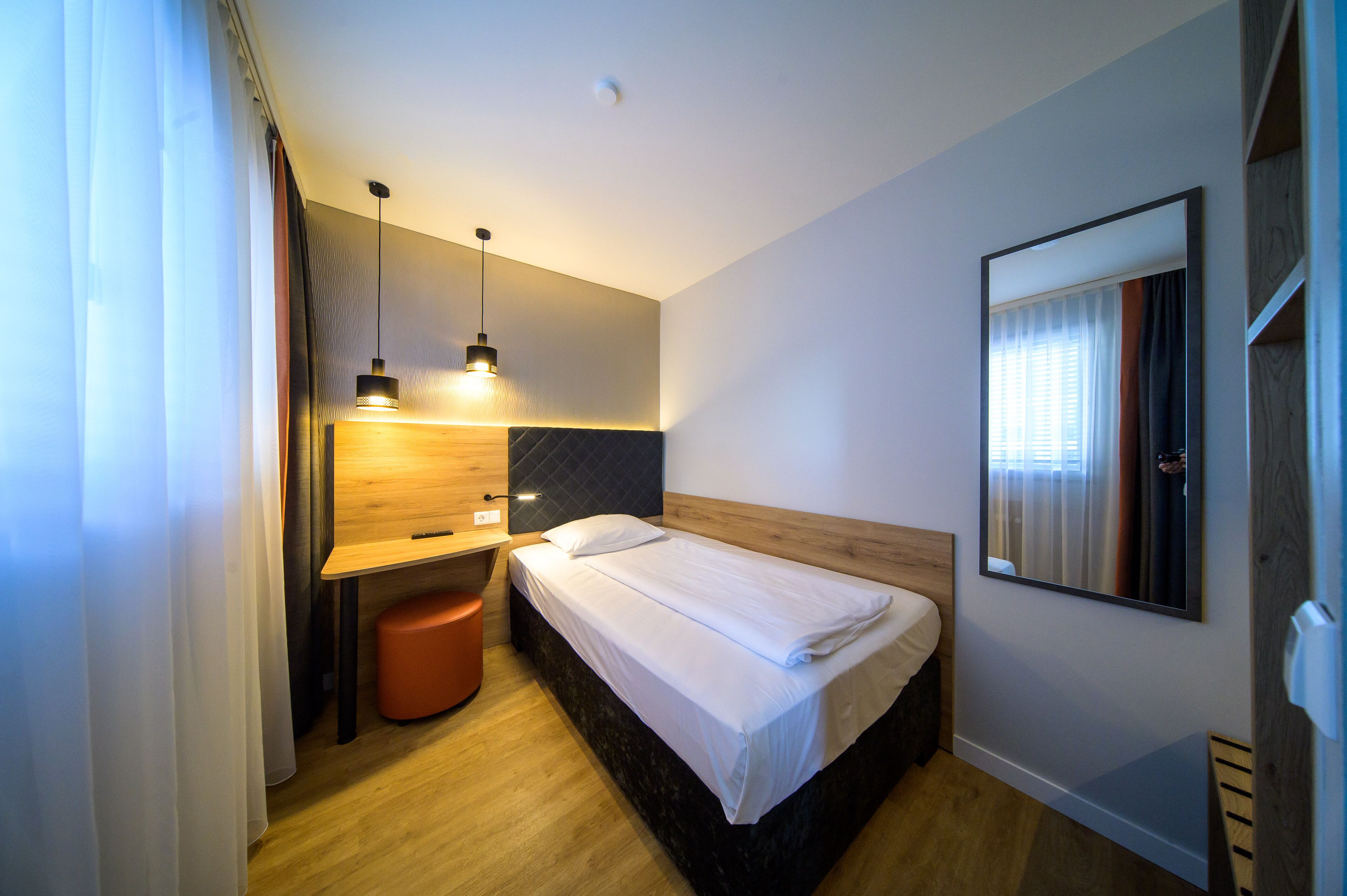 Hotel Rieker Stuttgart Hauptbahnhof in Stuttgart: Find Hotel Reviews ...