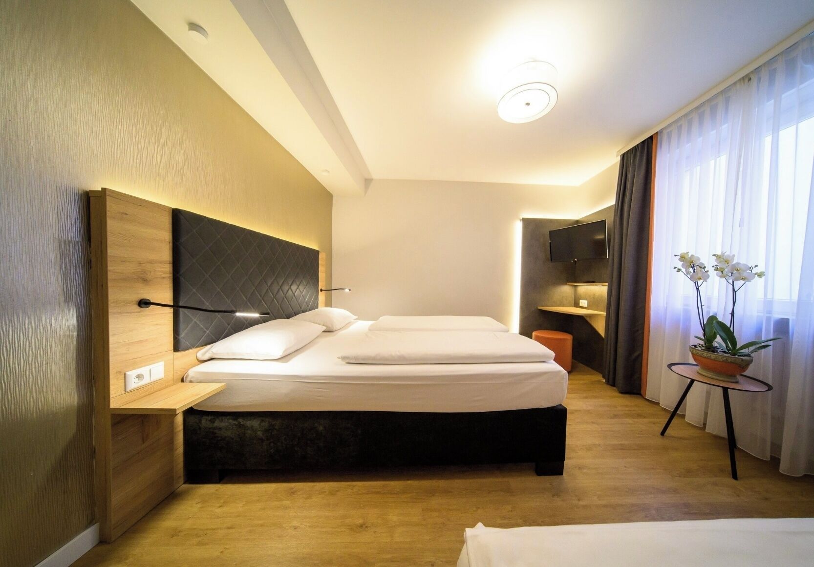 Hotel Rieker Stuttgart Hauptbahnhof in Stuttgart: Find Hotel Reviews ...