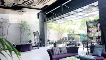 Lounge no saguão
