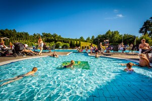 Piscina exterior sazonal 