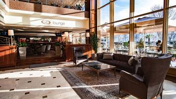 Lounge no saguão