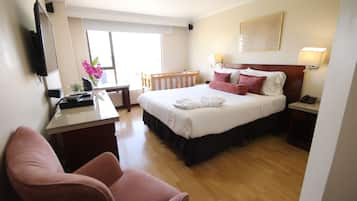 Suite Familiar, 2 quartos | Edredões de penas, camas de colchão pillowtop, minibar, cofre no quarto