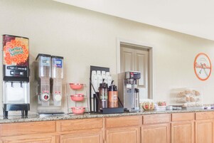 Café da manhã para viagem grátis todos os dias