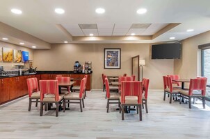 Café da manhã com buffet grátis