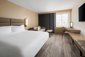 Quarto, 1 cama king-size e sofá-cama | Roupa de alta qualidade, cofre no quarto, secretária 