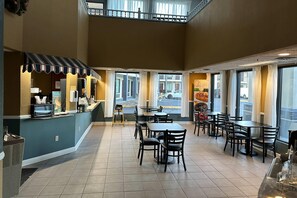 Café da manhã continental grátis todos os dias
