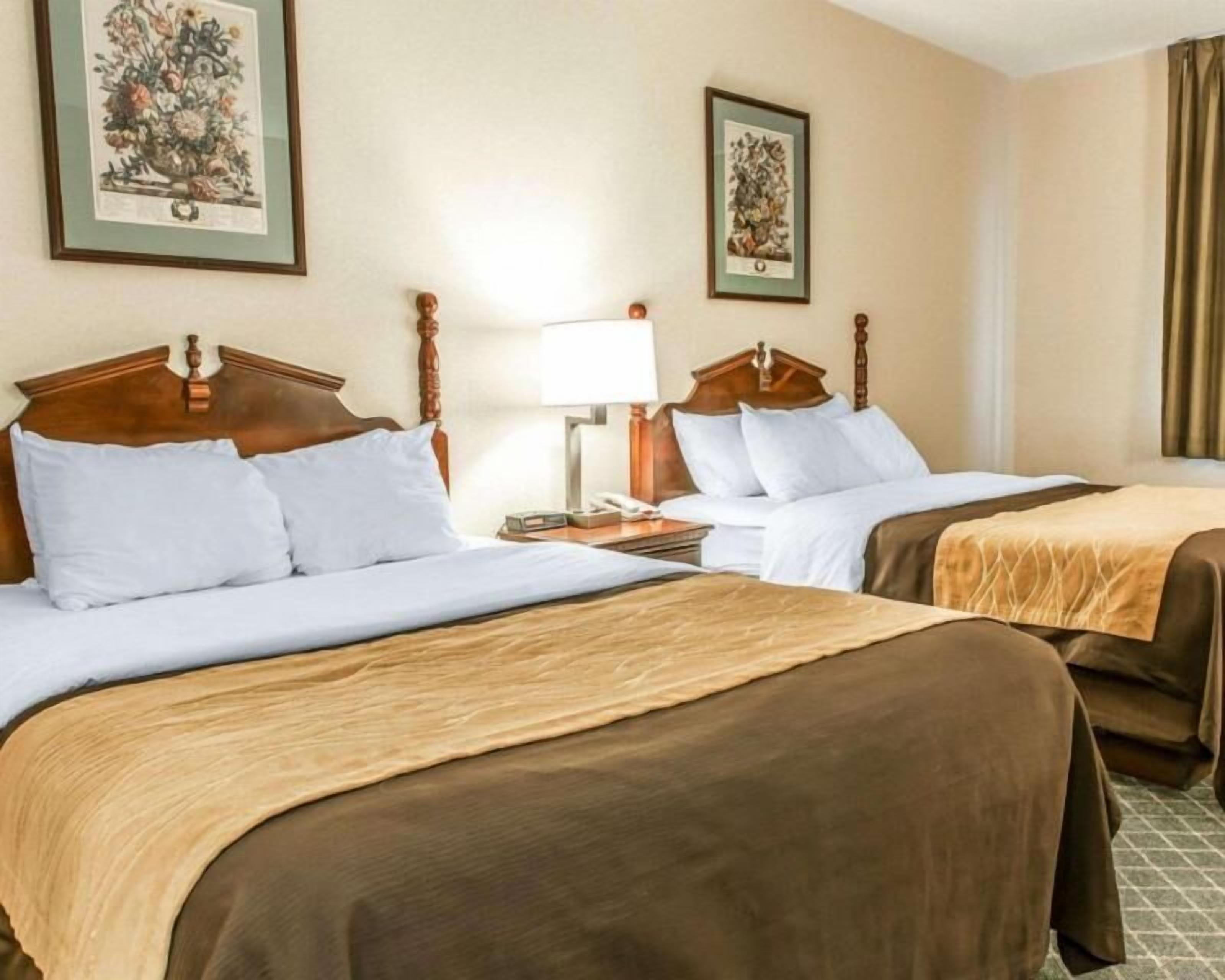 Roupas de cama premium, camas com colchões pillow-top, escrivaninha