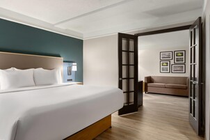 Quarto Deluxe, 1 cama king-size, não fumadores | Roupa de alta qualidade, secretária