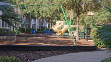 Área de recreio para crianças (ao ar livre)