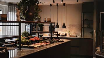 Pequeno-almoço completo incluído