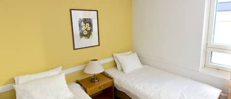 Escrivaninha, Wi-Fi de cortesia, roupa de cama