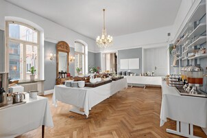 Pequeno-almoço tipo buffet diário incluído 