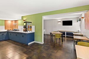 Café da manhã continental grátis todos os dias