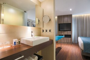Quarto Superior King | Minibar, cofre no quarto, secretária, cortinas/cortinados opacos 
