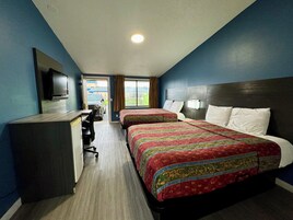 Quarto, 2 camas de casal | Cofre no quarto, cortinas/cortinados opacos, camas desdobráveis 