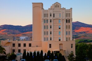 Ashland Springs Hotel, Ashland: Hotel Reviews, Rooms & Prices | Hotels.com