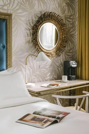 Quarto luxo, 1 cama King | Roupas de cama premium, individualmente mobiliados