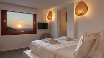 Villa, piscina privativa, vista para o mar (Zannetina) | Minibar, cofre no quarto, com decoração personalizada