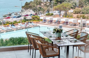 4 restaurantes: servem pequenos-almoços, almoços, jantares e brunches