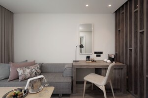 Roupa de alta qualidade, edredões de penas, minibar 
