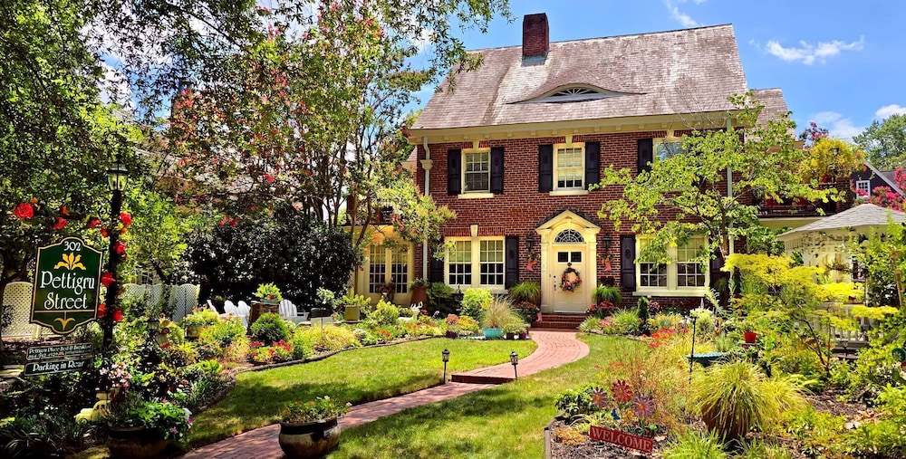 Pettigru Place Bed & Breakfast - Greer, SC