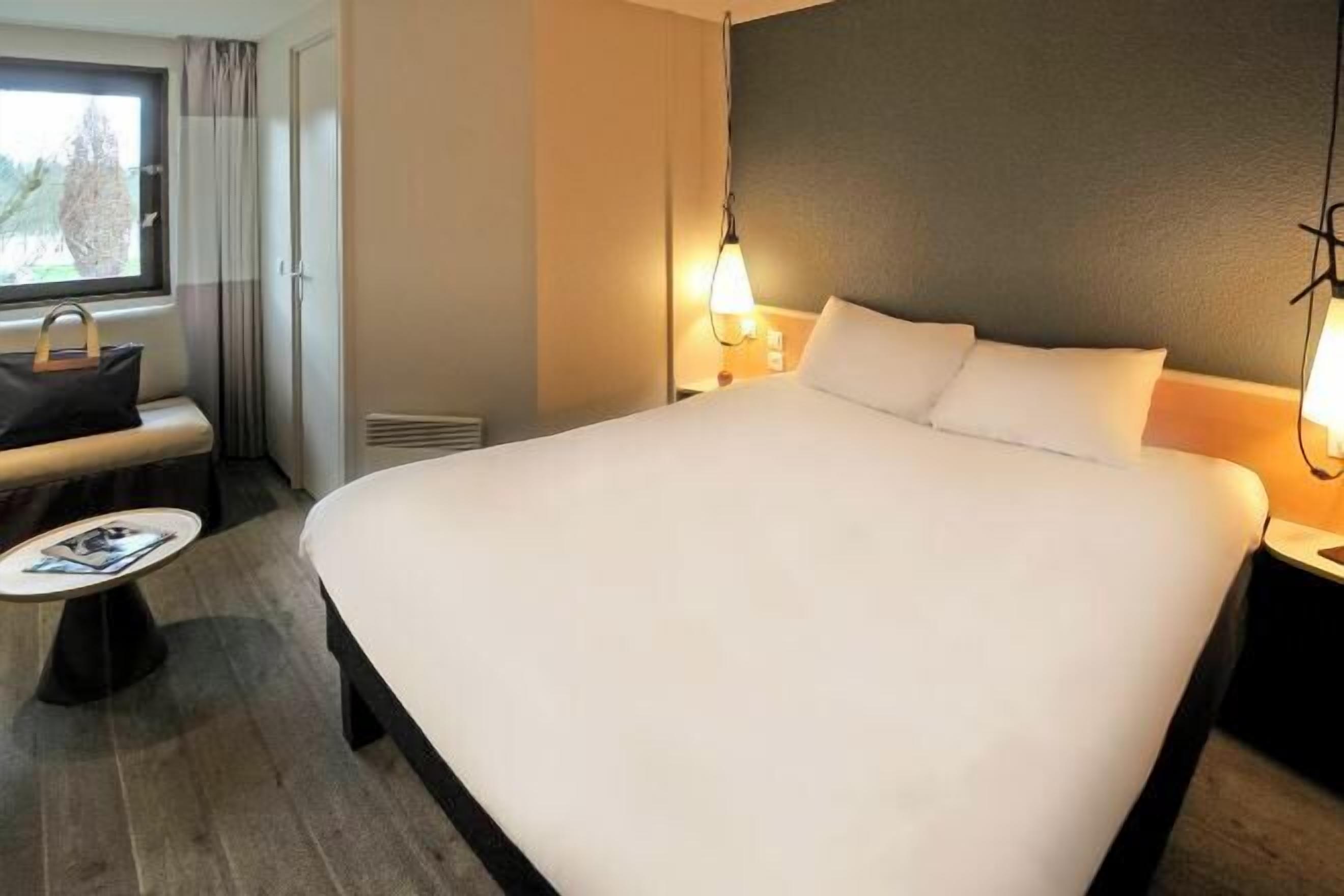 Roupas de cama premium, cortinas blackout, quartos à prova de som