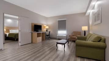 Suite, 1 cama king-size e sofá-cama, não fumadores | Secretária, ferro/tábua de engomar, Wi-fi grátis