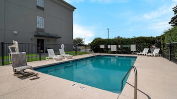 Piscina exterior sazonal