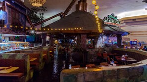 8 restaurantes, pequenos-almoços servidos, cozinha americana 