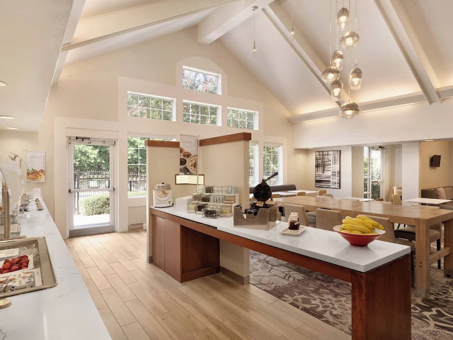 Café da manhã continental grátis todos os dias