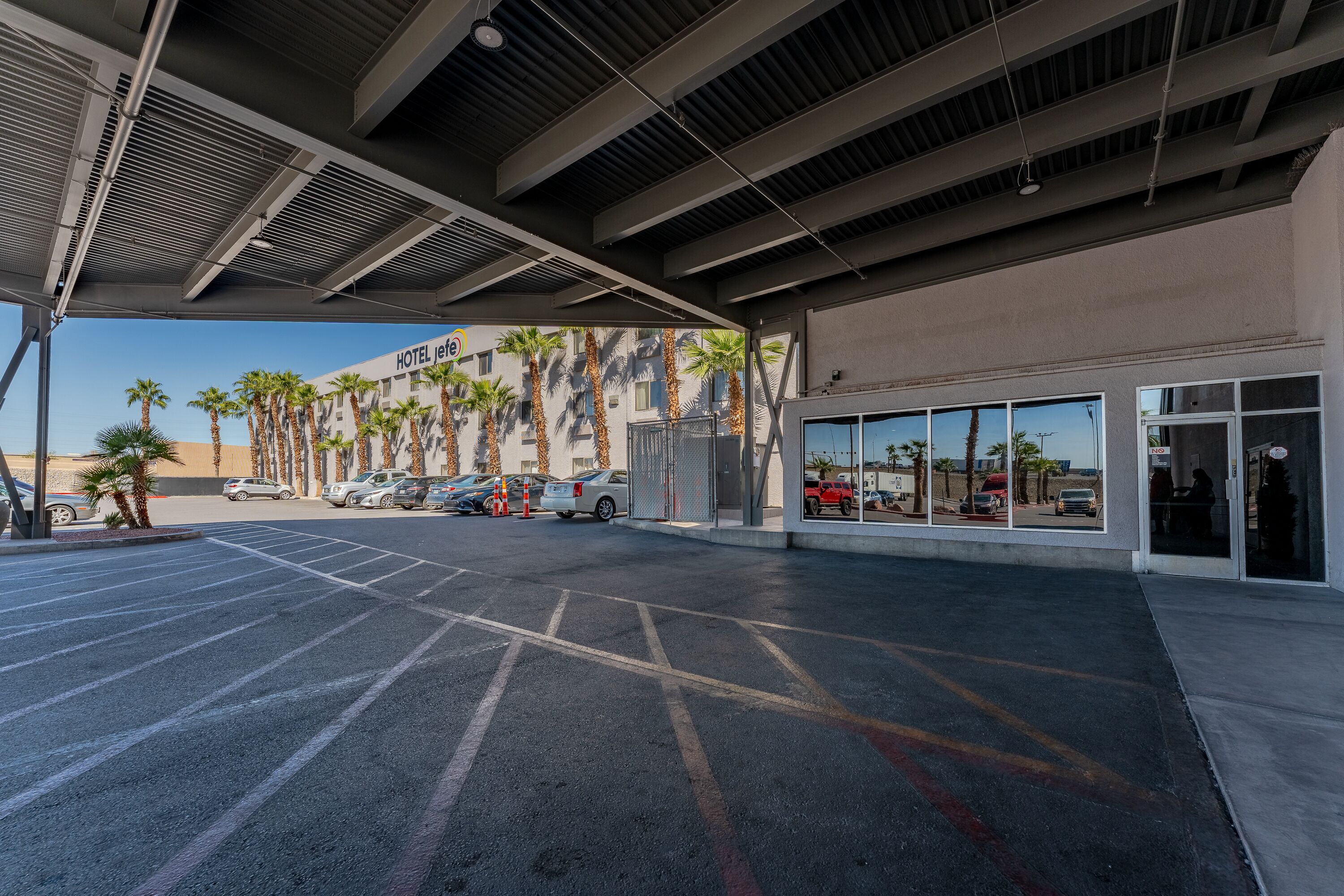 Hotel Jefe at Ojos Locos Reviews, Deals & Photos 2024 - Expedia