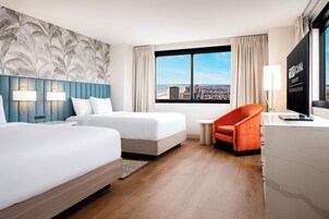 Solana One Bedroom Suite, 2 Queens, Non-Smoking | Roupas de cama antialérgicas, camas com colchões pillow-top