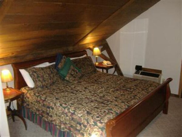 Sturbridge Country Inn - Massachusetts