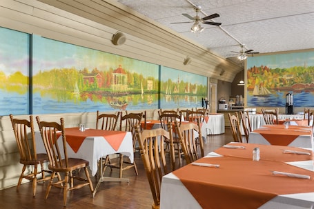 Pequeno-almoço tipo buffet diário incluído . Days Inn & Conference Center by Wyndham Bridgewater