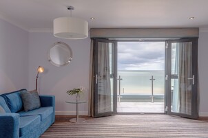 Quarto casal superluxo, sacada, vista para o mar | Roupas de cama premium, individualmente decorados