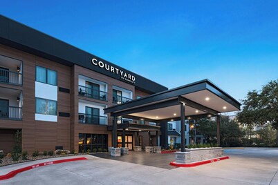 Courtyard Houston The Woodlands