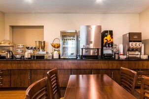 Pequeno-almoço tipo buffet diário incluído 