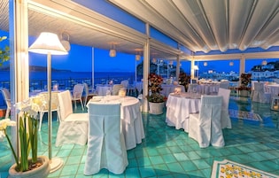 Pequenos-almoços e almoços servidos