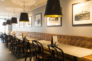 Café da manhã e jantar