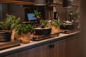 Café da manhã com buffet grátis todos os dias