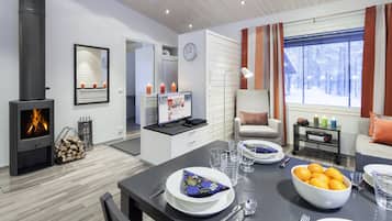 Casa, 2 quartos, terraço (Holiday Home Annex 51m2) | 1 quarto, secretária, ferro/tábua de engomar, Wi-fi grátis