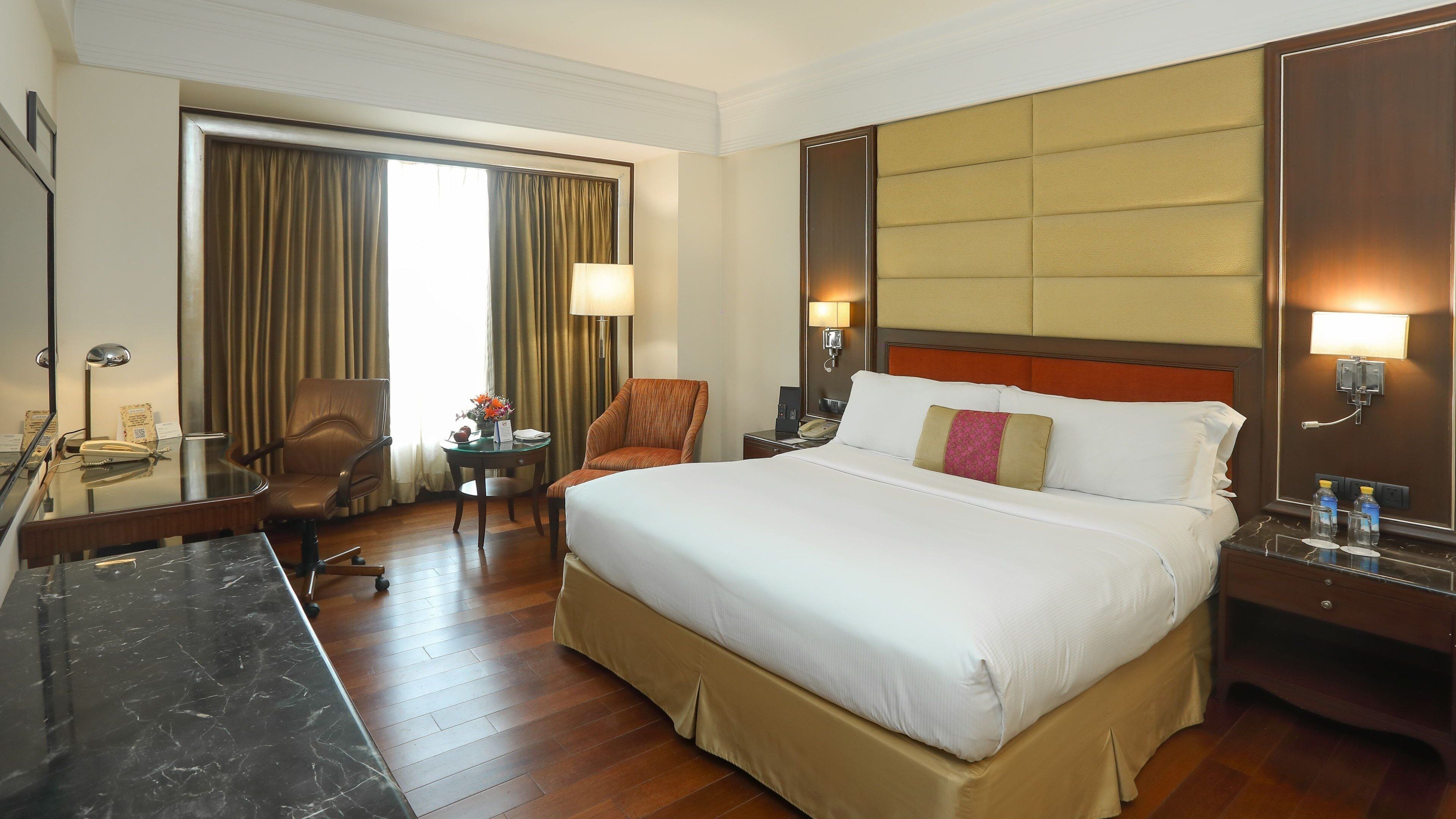 Quarto Clássico, 2 camas individuais, acesso ao Club Lounge, vista para a piscina | Lençóis italianos Frette, roupa de alta qualidade 