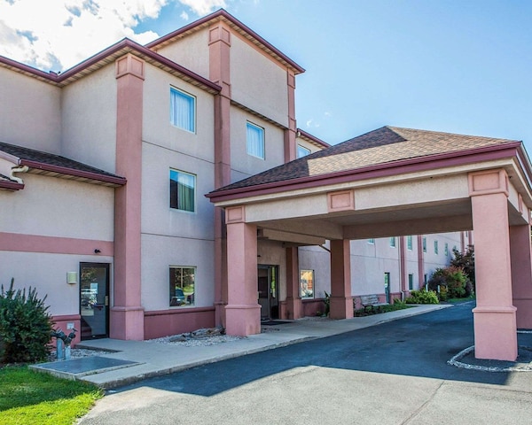 Quality Inn Midway - Bethel, PA