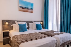 Quarto Duplo, 1 cama de casal (patio) | Roupa de alta qualidade, camas de colchão viscoelástico 
